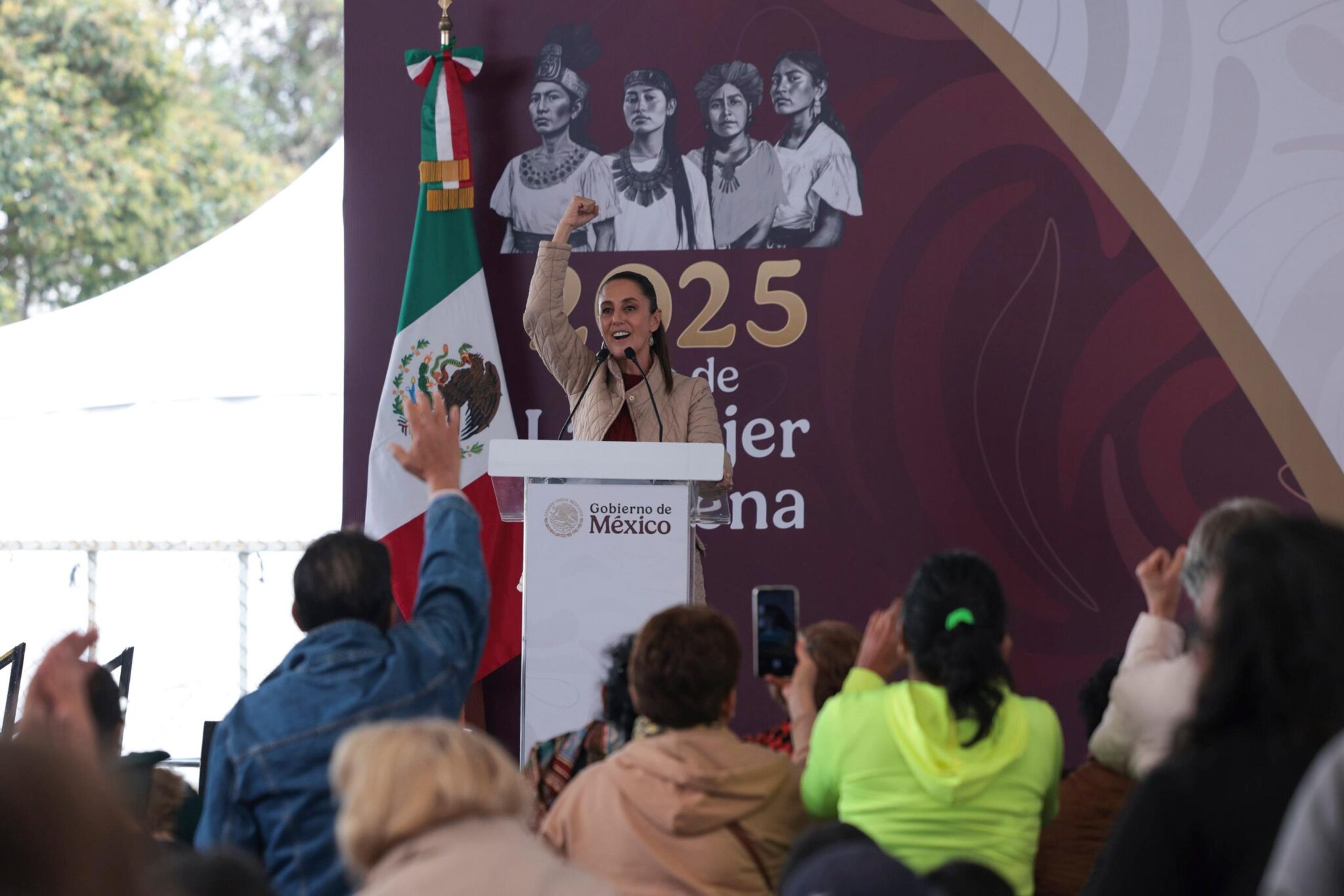 Presidenta Claudia Sheinbaum y jefa de gobierno Clara Brugada presentan ...